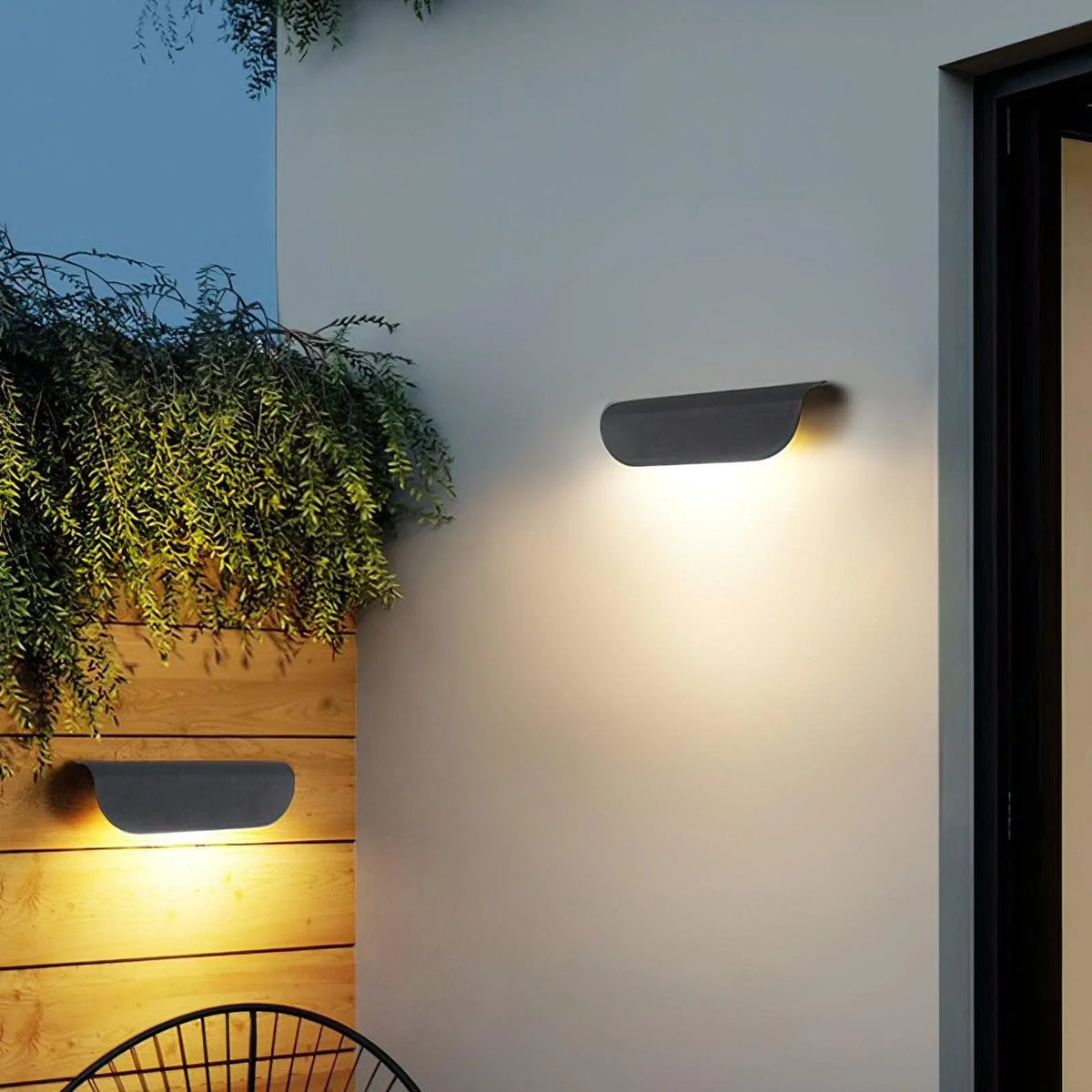Bay Curved Garden Wall Light
