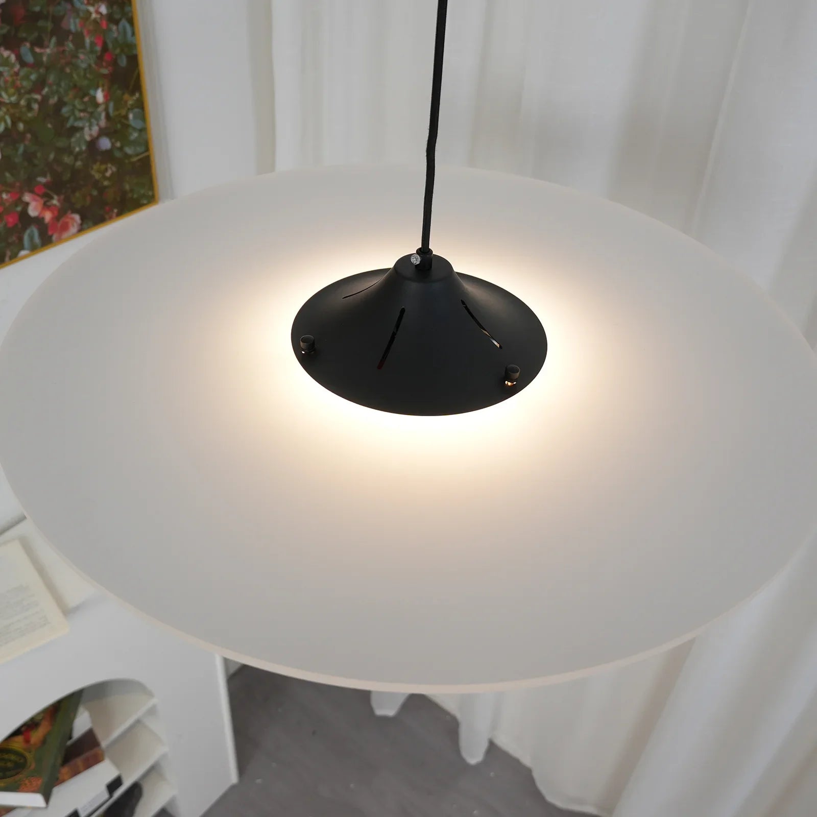 Minimalist Disc Pendant Light Sale – Metavaya